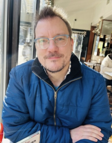 Denis Ferhatović, četiri pjesme | Strane
